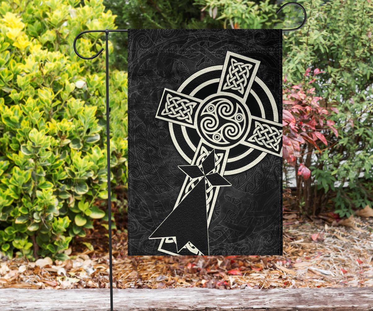 Brittany Celtic Flag - Celtic Cross and Stoat Ermine Skew Style – Aljaira