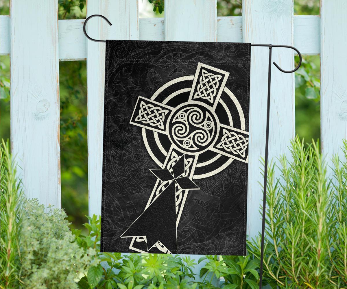 Brittany Celtic Flag - Celtic Cross and Stoat Ermine Skew Style – Aljaira