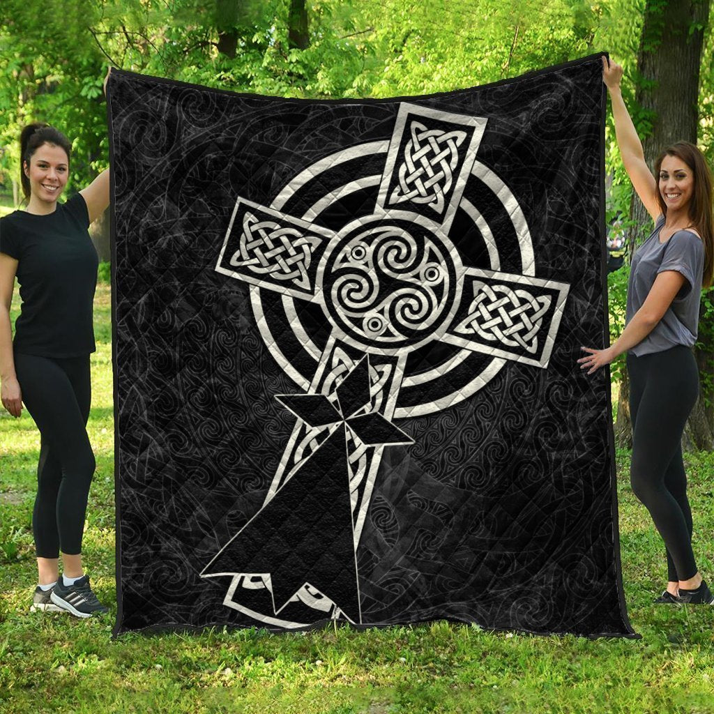 Brittany Celtic Premium Quilt - Celtic Cross and Stoat Ermine Skew Sty ...