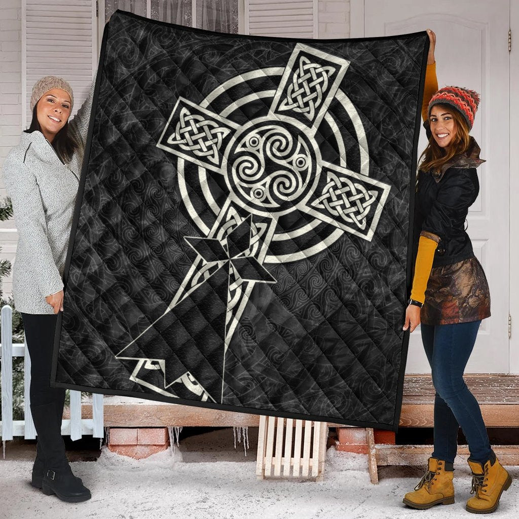 Brittany Celtic Premium Quilt - Celtic Cross and Stoat Ermine Skew Sty ...